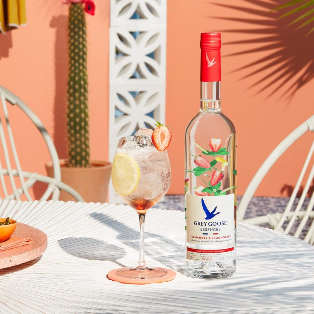Vodka Grey Goose Strawberry & Lemongrass 1000ml | Whiskypedia