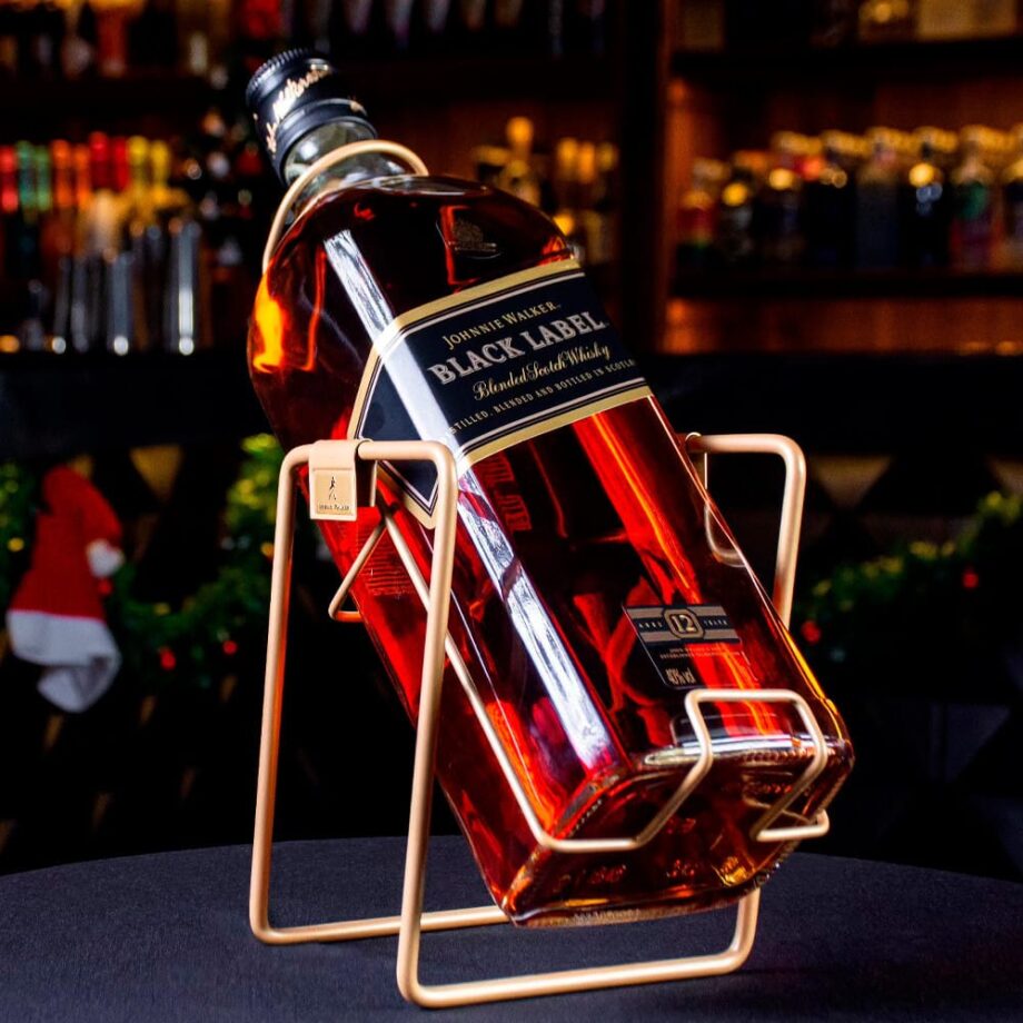 Johnnie Walker Black Label 3000ml con volcador | Whiskypedia